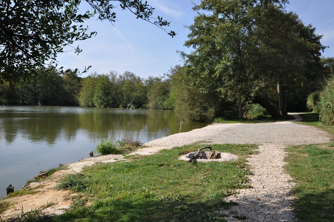 Lake Map | Carp and Catfish Fishing in France at Autels with Angling Lines
