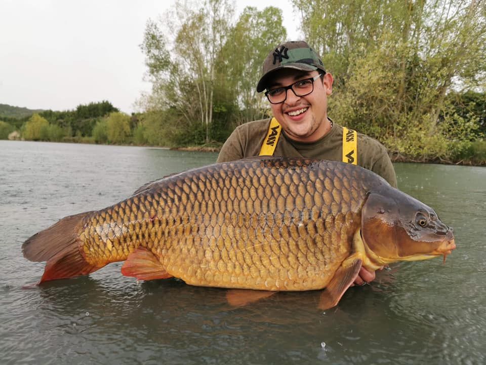 Articles | Carp Fishing in France at Deux Iles with Angling Lines